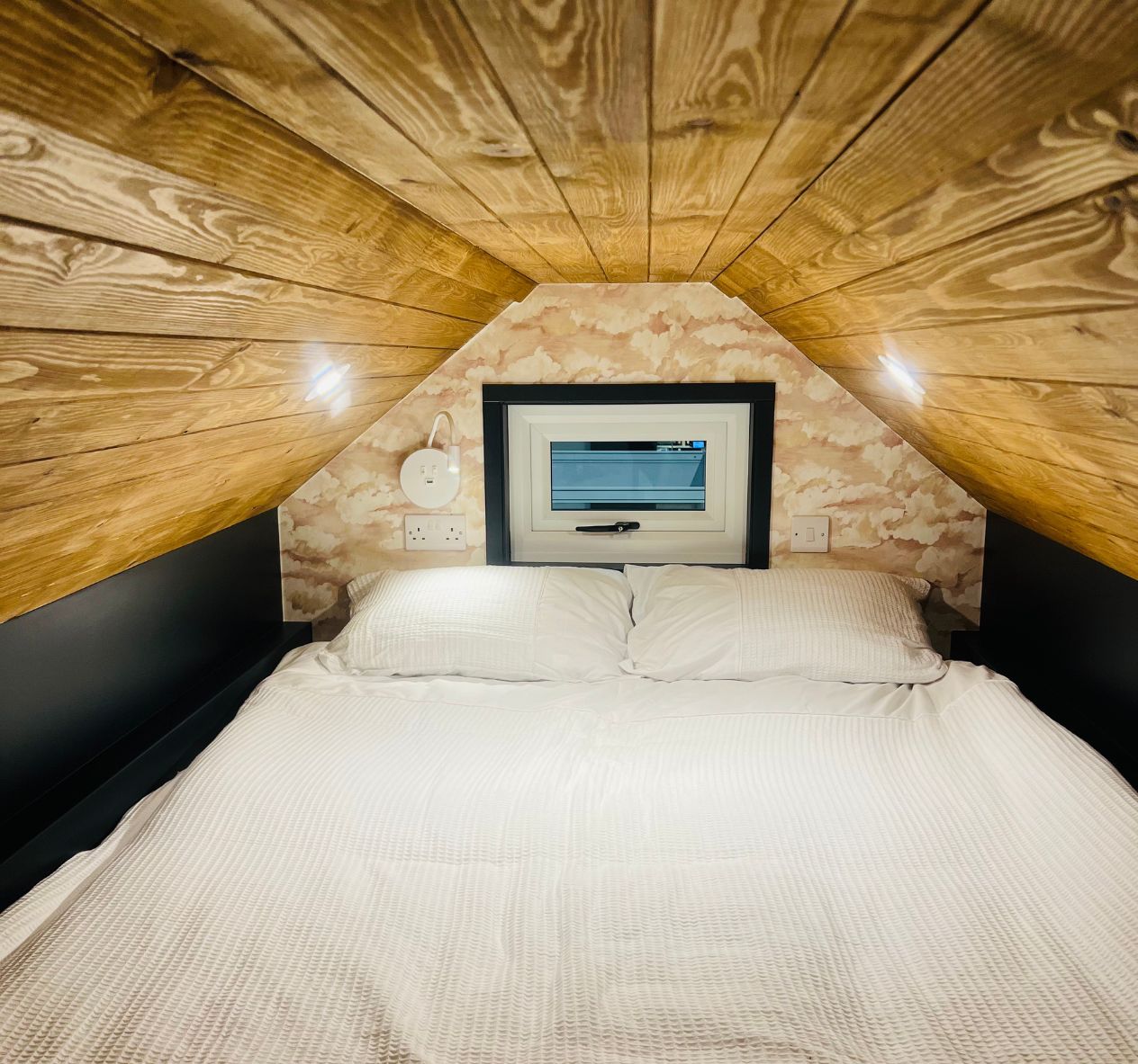 Discover The Apex: Luxury and Versatility | The British Pod Company